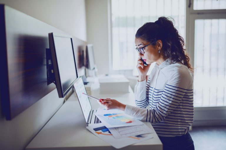 Labor law and work phones—this is what you need to know